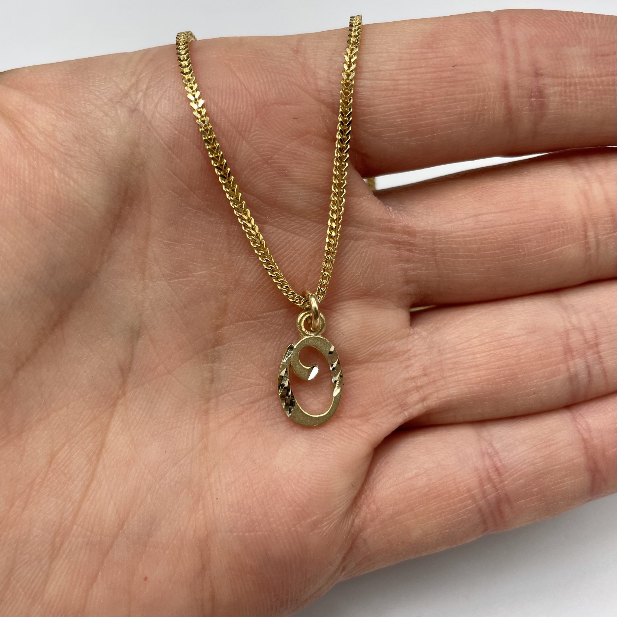 Letter O Handwriting - Pendant - Golden Hand Jewellery